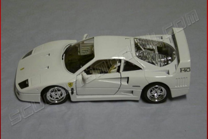 Bburago 1987 Ferrari Ferrari F40 - WHITE - White