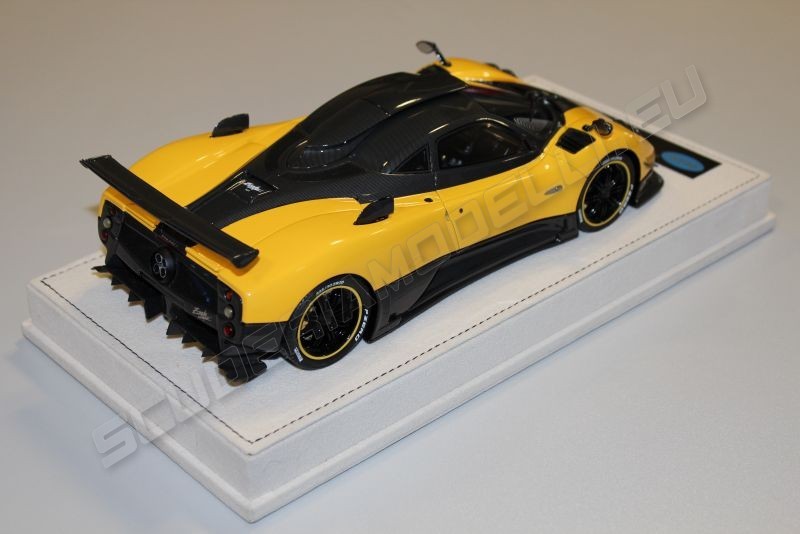 Pagani Zonda Cinque Yellow